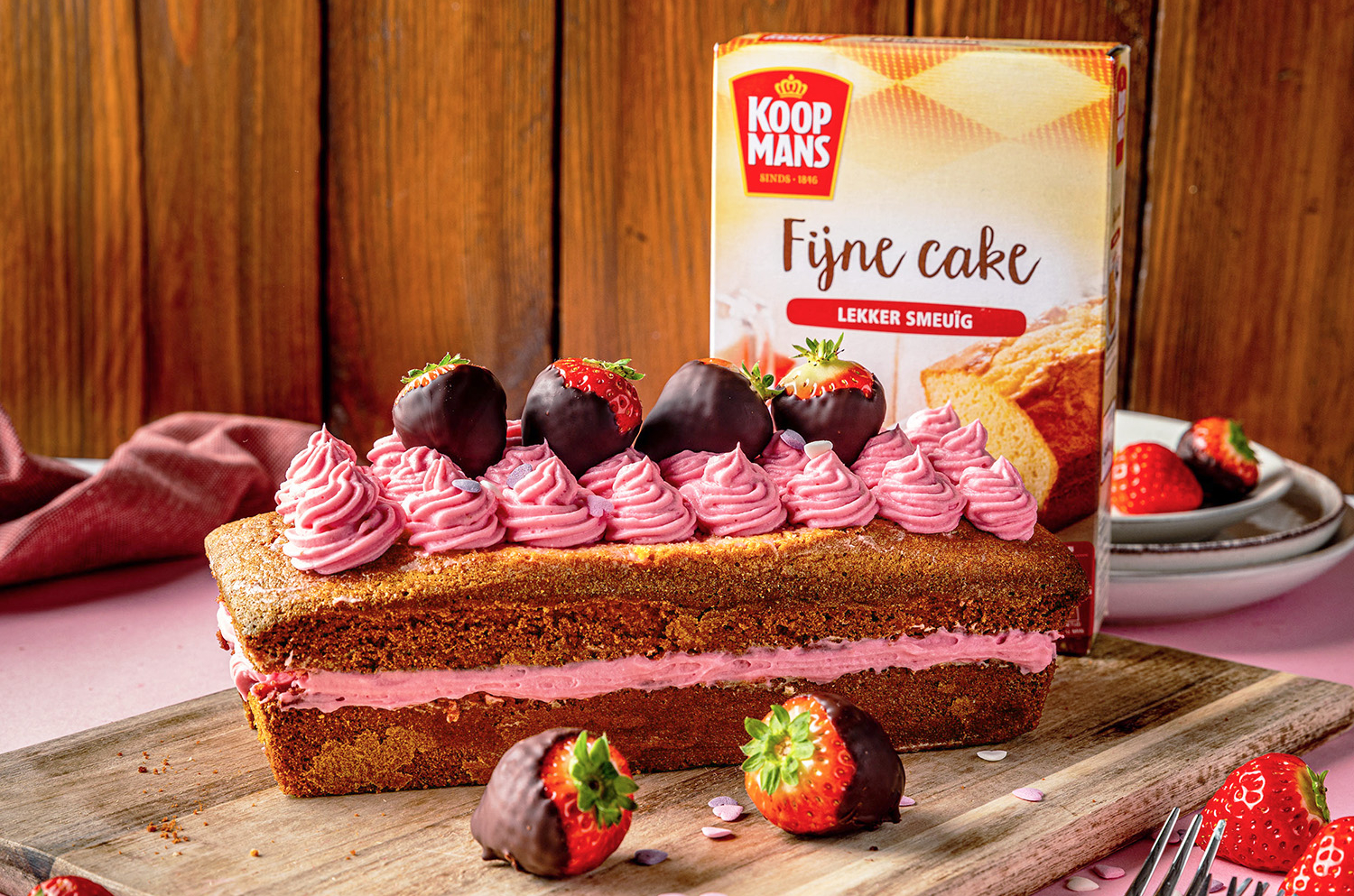 Valentijncake met chocolade aardbeien - Recept - Koopmans.com